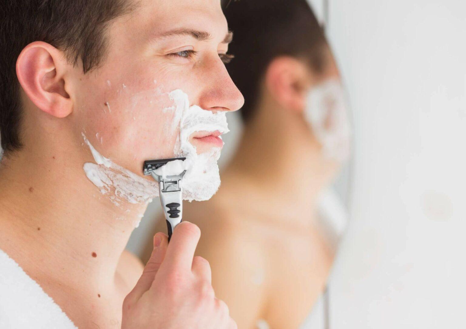 Boutons après rasage : Comment les éviter et ne plus en avoir